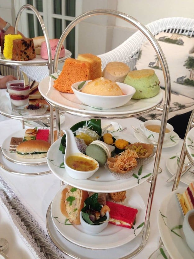 10 ร้านชา High Tea สไตล์ผู้ดีอังกฤษ พร้อมขนมรสเลิศ บรรเจิดด้วยบรรยากาศ