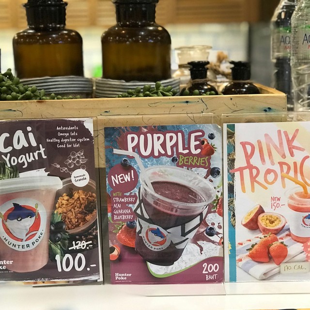 เมนูของร้านอาหาร Hunter Poke Emquartier