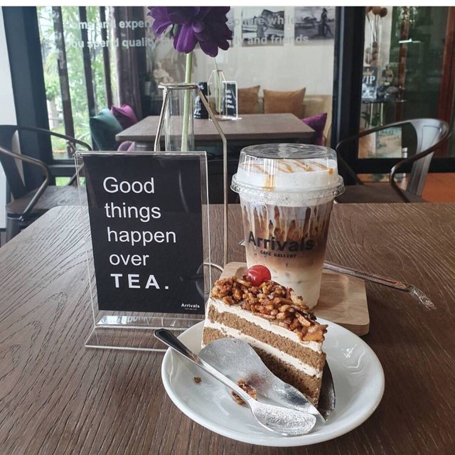 เมนูของร้านอาหาร Arrivals Cafe Gallery สุวินทวงศ์