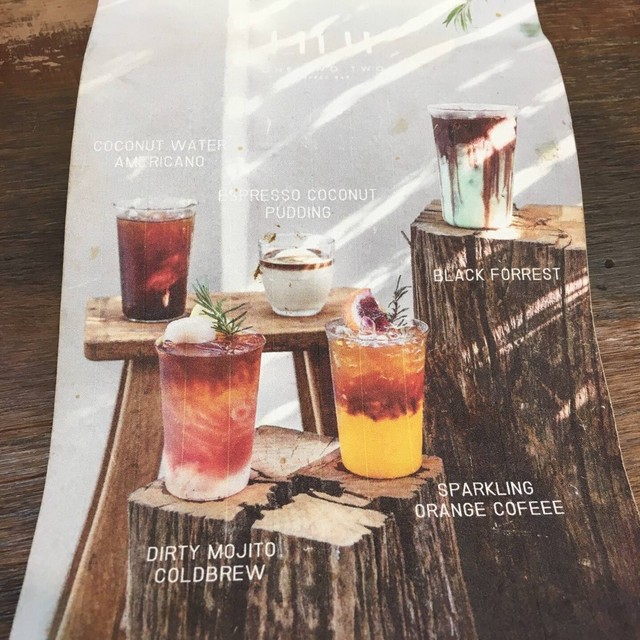 เมนูของร้านอาหาร One Two Two Coffee Bar Srinakarin.