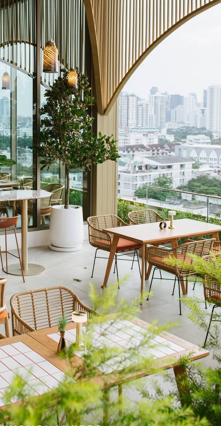 Sol and Luna - Wongnai