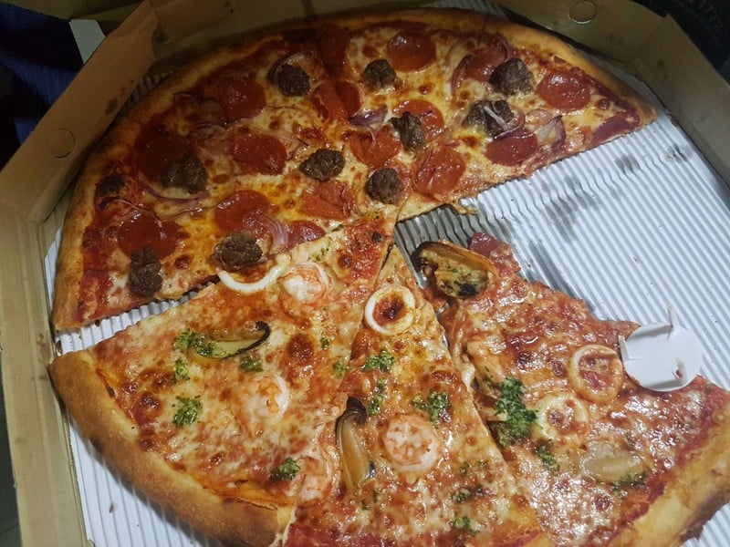 [รีวิว] ร้าน Pizza Mania สุขุมวิท 23 | เมนูแนะนำ รูปภาพ ราคา