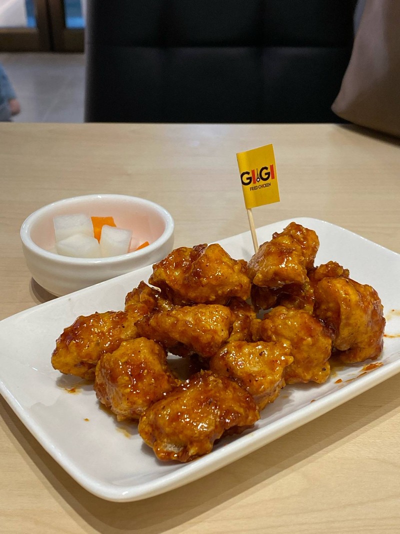 [รีวิว] ร้าน GiGi Fried Chicken (กีกี้ ฟรายด์ ชิกเก้น) สีลม | เมนูแนะนำ ...