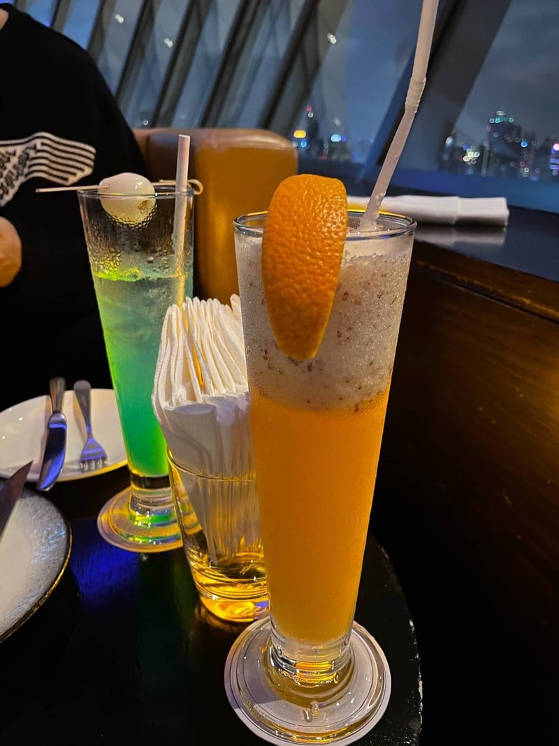 รูป Three Sixty Lounge Millennium Hilton Bangkok Hotel - Wongnai