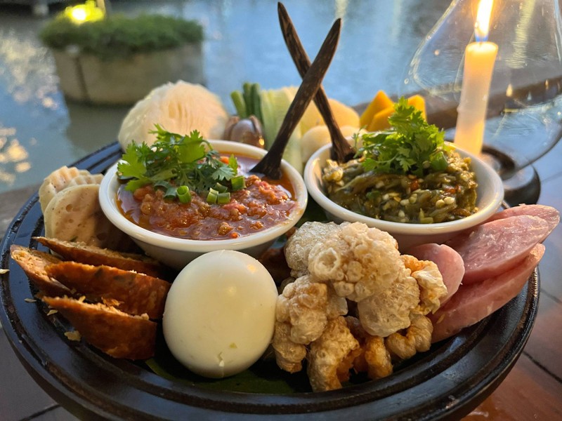 [รีวิว] ร้าน The Good View Village Restaurant & Karaoke แม่เหียะ | เมนู ...