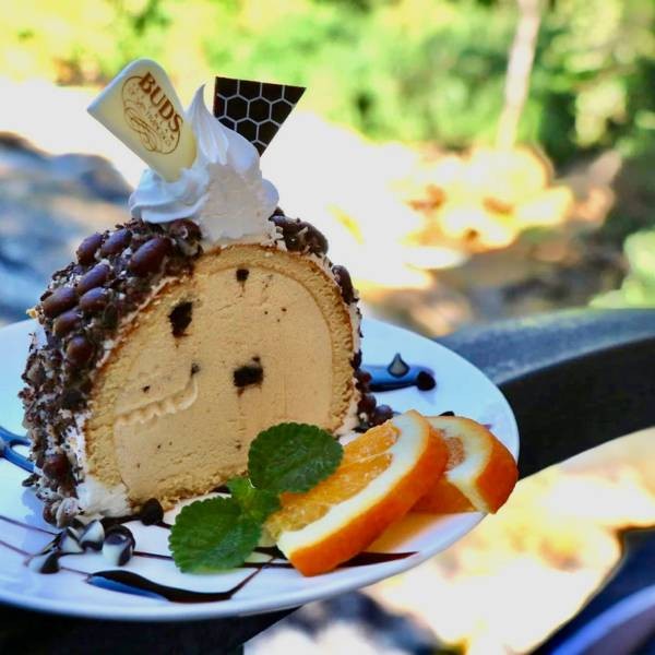 รูป River rock cafe hill Sine 2020