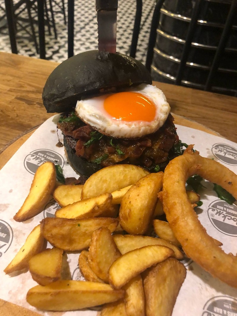 รูป Rock Me Burgers & Bar ลอยเคราะห์
