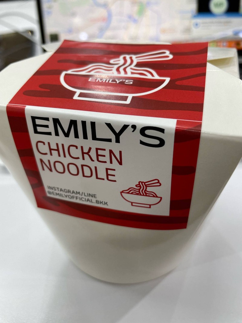 [รีวิว] ร้าน Emily’s เส้นหมี่ไก่ฉีก อโศก | เมนูแนะนำ รูปภาพ ราคา
