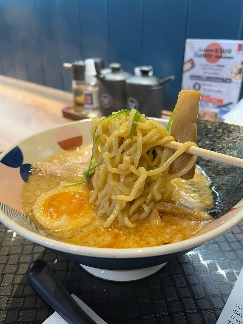 15 ร้านอาหาร Emsphere รวมรีวิวแรกชาววงใน กับห้างใหม่กลางเมือง!