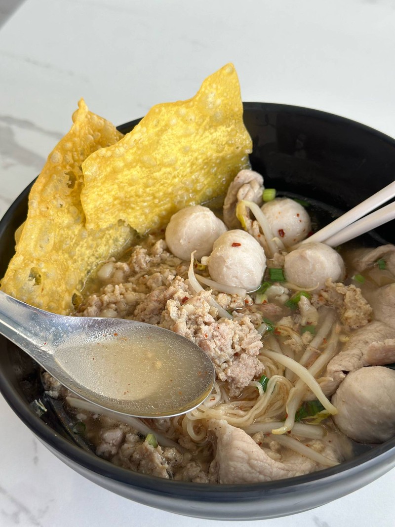 รูป A JUNG Fish Ball • อจัง ฟิชบอล (ชื่อเดิม สอาด ลูกชิ้นปลา) ถนนบรมราชนนี