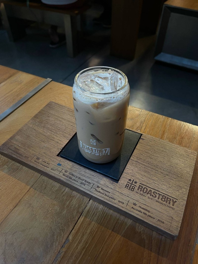 Iced Latte ร้าน ROAST8RY : Flagship store