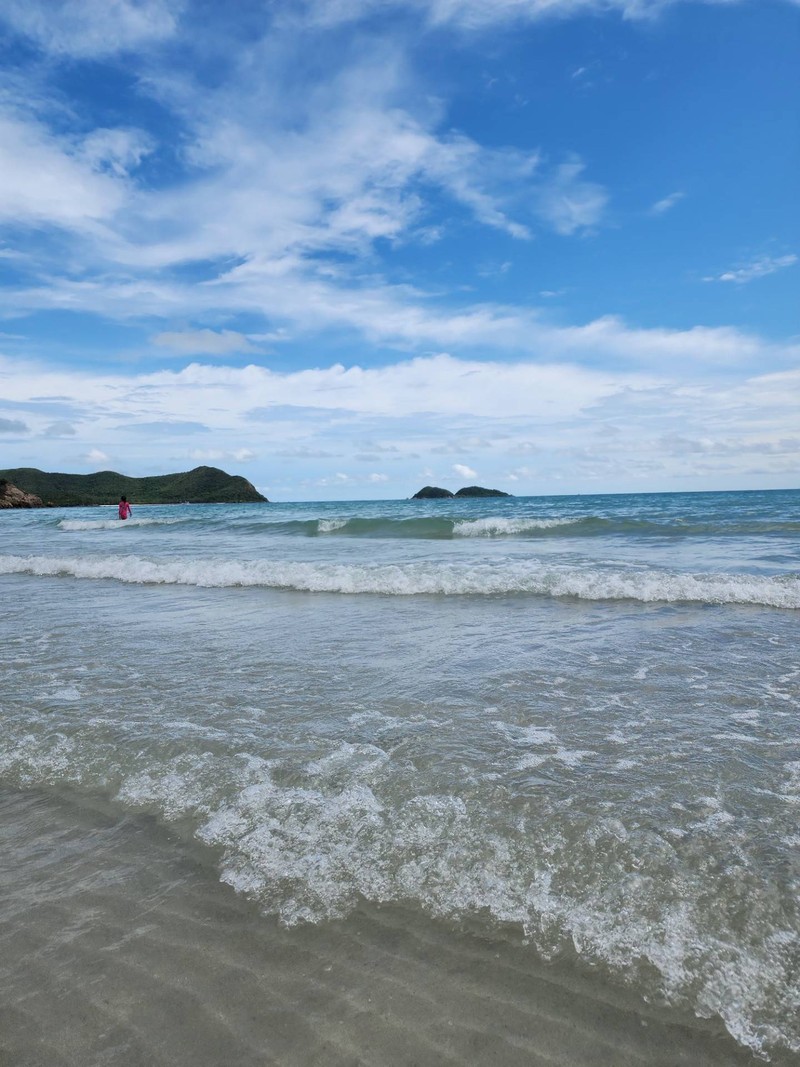 รูป หาดน้ำใส