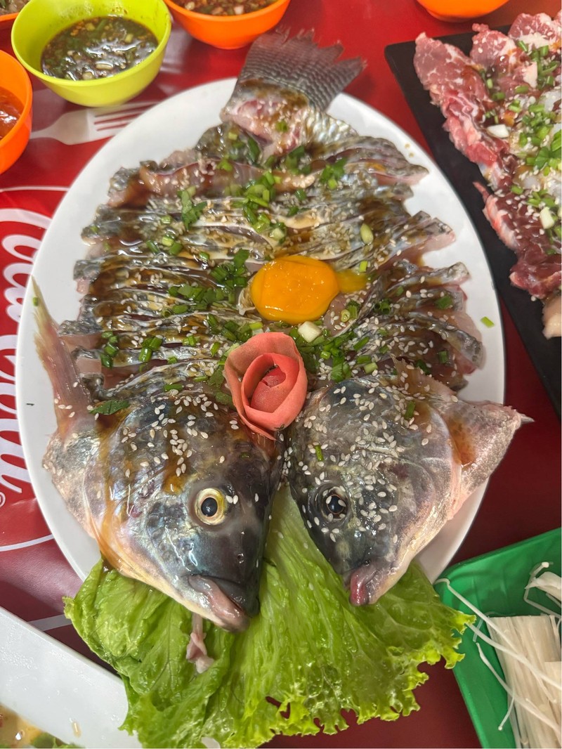 รูป ปลาเผาไก่ย่างซีมเบิ่ง เสลภูมิ