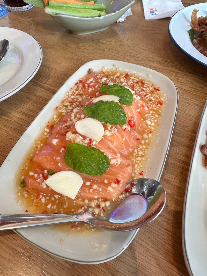 รูป Zaab Eli (แซ่บอีลี่) สีลมคอมเพล็กซ์