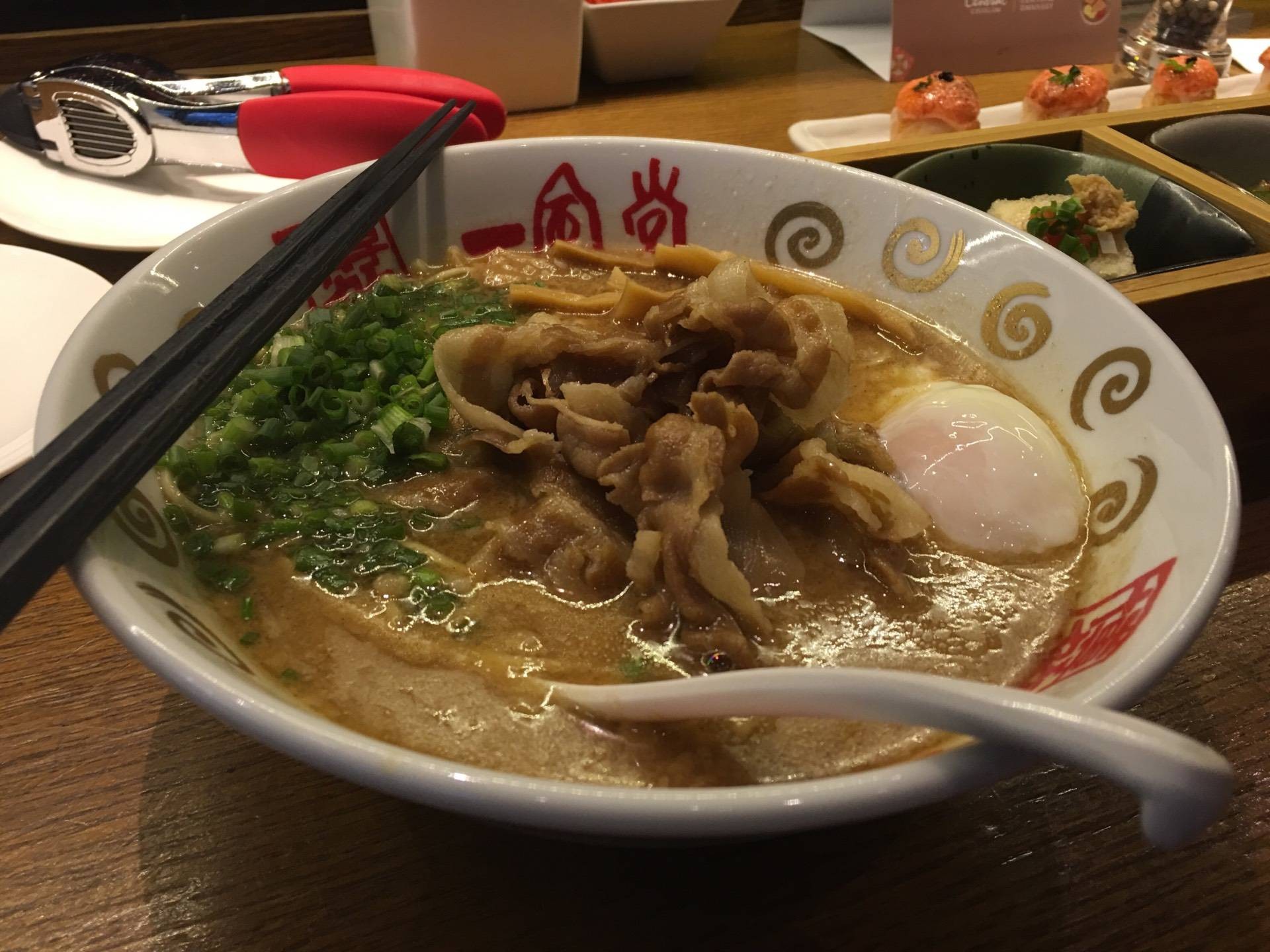 Niku Soba • เมนูใหม่ที่น่าลองครับ ร้าน Ippudo Ramen（一風堂） เซ็นทรัล เอ็มบาสซี่ - Wongnai